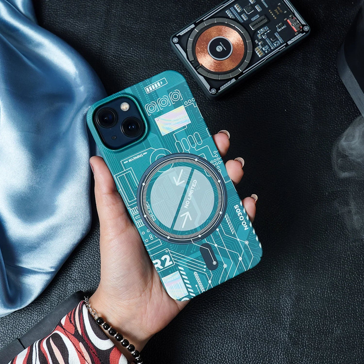 iPhone 14 Pro Circuit Board Night Glue Radium Hard Case - Magsafe ...